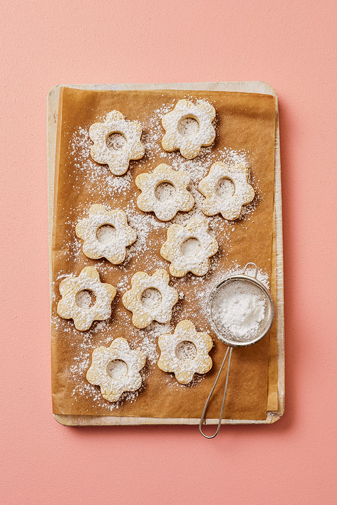 Flower-Shaped Butter Cookies - Verve Magazine